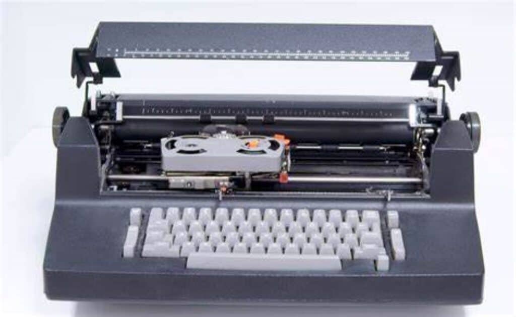 5 Best Electric Typewriters 2025 | PowerVersity Guides