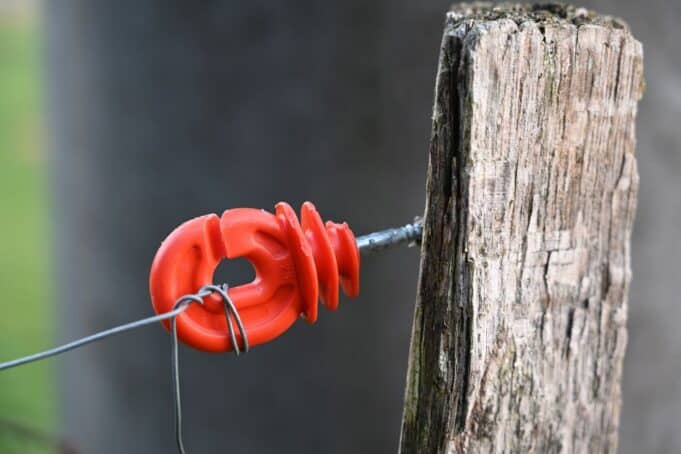 What Is An Insulator?- An Easy Meaning, Types & Benefits 2025 ...